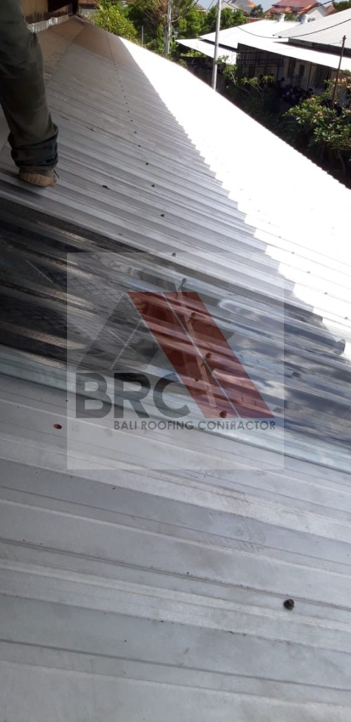 Model Setengah Pelana / Gewel – Bali Roofing