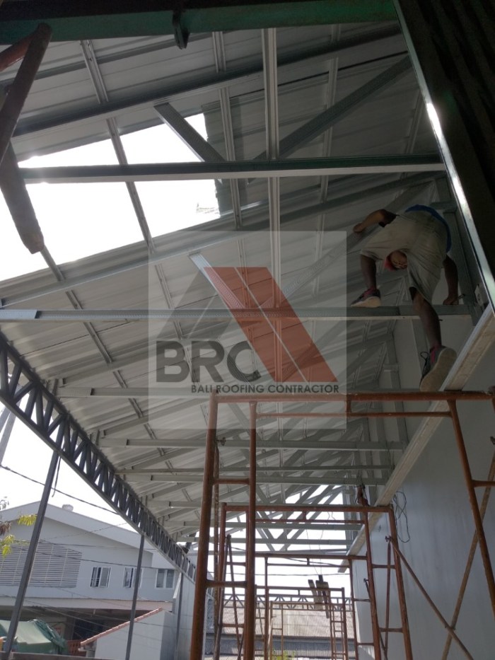 Model Setengah Pelana / Gewel – Bali Roofing